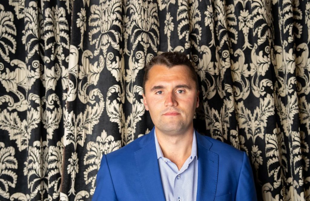 Mass funeral for Charlie Kirk: Arizona stadium, thousands of attendees ...